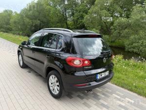 Black Volkswagen Tiguan 2009 in Rezekne, with an engine capacity of 2.00 L and mileage of 0 thousand km for 6650 €, photo 8 on AUTOMOTO.COM.LV