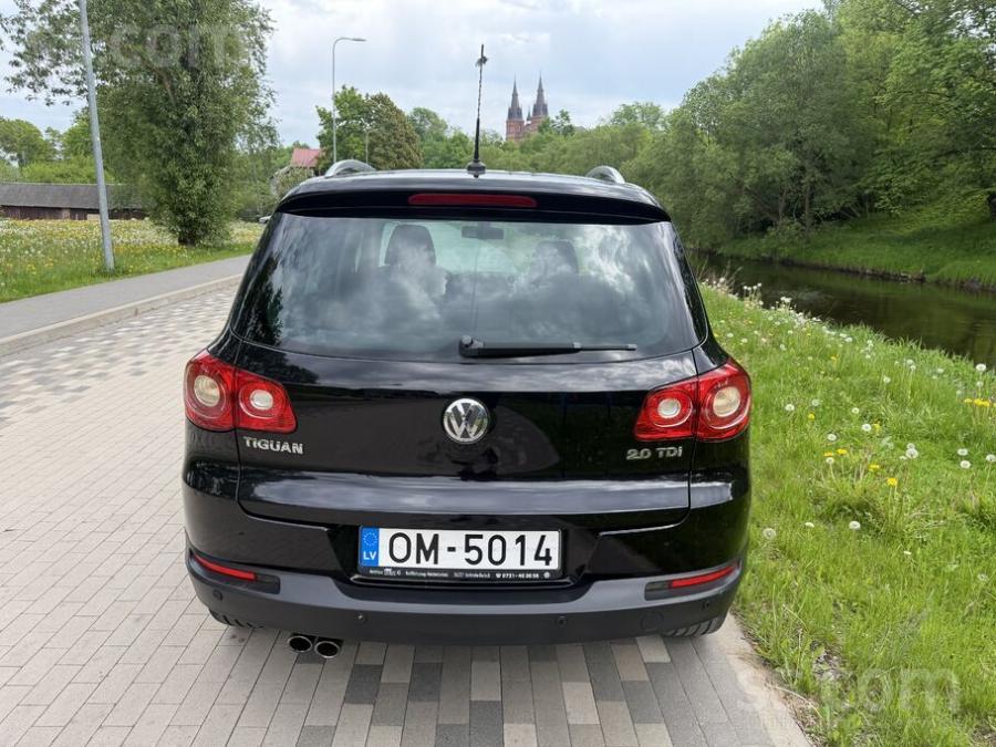 Black Volkswagen Tiguan 2009 in Rezekne, with an engine capacity of 2.00 L and mileage of 0 thousand km for 6650 €, photo 9 on AUTOMOTO.COM.LV