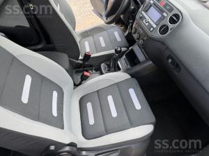 Black Volkswagen Tiguan 2009 in Rezekne, with an engine capacity of 2.00 L and mileage of 0 thousand km for 6650 €, photo 14 on AUTOMOTO.COM.LV