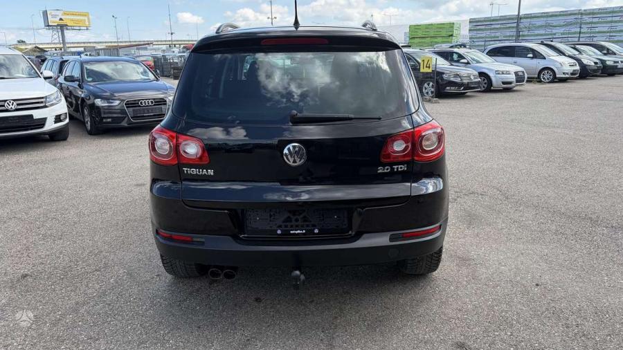 Melns Volkswagen Tiguan 2009 Marijampole, ar dzinēja tilpumu 2.00 L un nobraukumu 310 tūkst. km par 5550 €, foto 5 vietnē AUTOMOTO.COM.LV