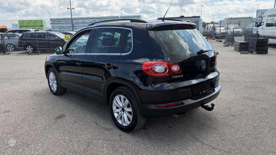 Melns Volkswagen Tiguan 2009 Marijampole, ar dzinēja tilpumu 2.00 L un nobraukumu 310 tūkst. km par 5550 €, foto 7 vietnē AUTOMOTO.COM.LV