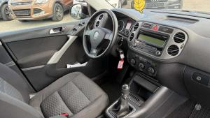 Melns Volkswagen Tiguan 2009 Marijampole, ar dzinēja tilpumu 2.00 L un nobraukumu 310 tūkst. km par 5550 €, foto 15 vietnē AUTOMOTO.COM.LV