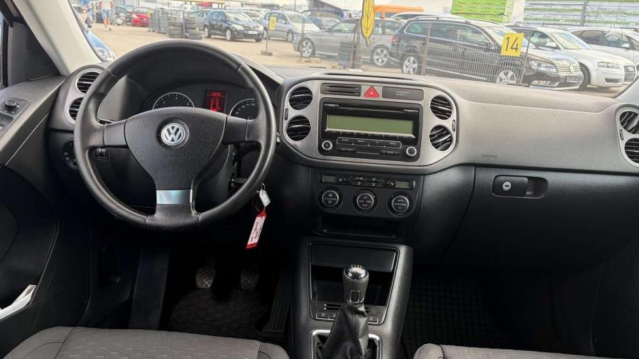 Melns Volkswagen Tiguan 2009 Marijampole, ar dzinēja tilpumu 2.00 L un nobraukumu 310 tūkst. km par 5550 €, foto 17 vietnē AUTOMOTO.COM.LV