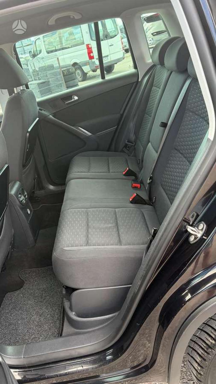Melns Volkswagen Tiguan 2009 Marijampole, ar dzinēja tilpumu 2.00 L un nobraukumu 310 tūkst. km par 5550 €, foto 20 vietnē AUTOMOTO.COM.LV