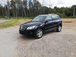 Black Volkswagen Tiguan 2009 in Utena, with an engine capacity of 1.97 L and mileage of 314 thousand km for 6200 €, photo 4 on AUTOMOTO.COM.LV