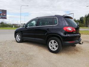 Black Volkswagen Tiguan 2009 in Utena, with an engine capacity of 1.97 L and mileage of 314 thousand km for 6200 €, photo 6 on AUTOMOTO.COM.LV