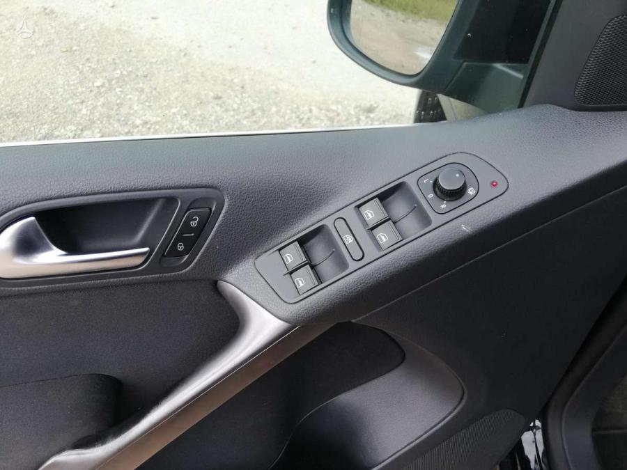 Black Volkswagen Tiguan 2009 in Utena, with an engine capacity of 1.97 L and mileage of 314 thousand km for 6200 €, photo 8 on AUTOMOTO.COM.LV