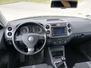 Black Volkswagen Tiguan 2009 in Utena, with an engine capacity of 1.97 L and mileage of 314 thousand km for 6200 €, photo 9 on AUTOMOTO.COM.LV