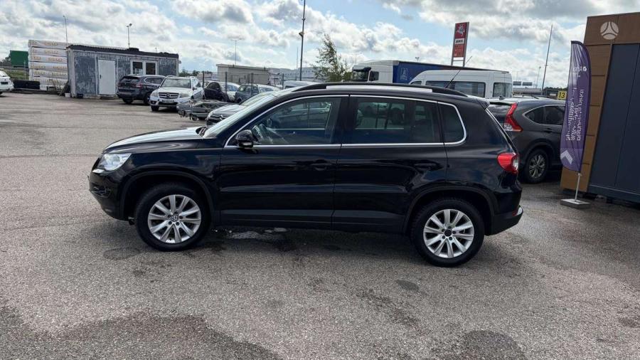 Melns Volkswagen Tiguan 2009 Marijampole, ar dzinēja tilpumu 2.00 L un nobraukumu 310 tūkst. km par 5200 €, foto 7 vietnē AUTOMOTO.COM.LV