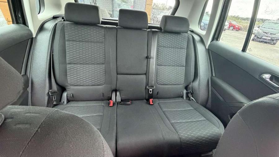 Melns Volkswagen Tiguan 2009 Marijampole, ar dzinēja tilpumu 2.00 L un nobraukumu 310 tūkst. km par 5200 €, foto 17 vietnē AUTOMOTO.COM.LV