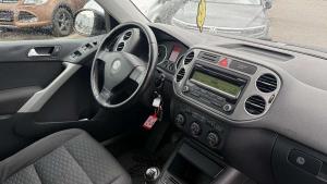 Melns Volkswagen Tiguan 2009 Marijampole, ar dzinēja tilpumu 2.00 L un nobraukumu 310 tūkst. km par 5200 €, foto 18 vietnē AUTOMOTO.COM.LV