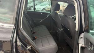 Melns Volkswagen Tiguan 2009 Marijampole, ar dzinēja tilpumu 2.00 L un nobraukumu 310 tūkst. km par 5200 €, foto 21 vietnē AUTOMOTO.COM.LV