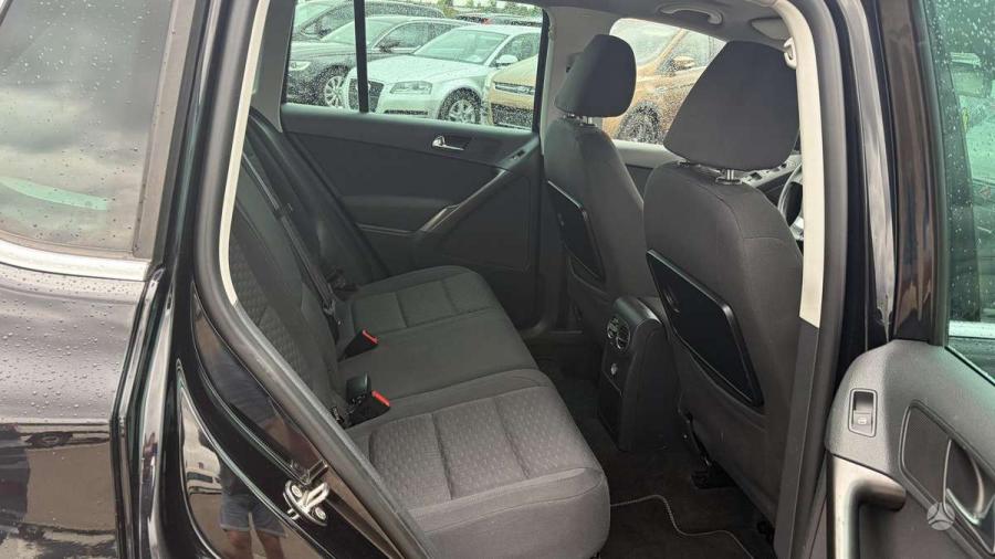 Melns Volkswagen Tiguan 2009 Marijampole, ar dzinēja tilpumu 2.00 L un nobraukumu 310 tūkst. km par 5200 €, foto 21 vietnē AUTOMOTO.COM.LV