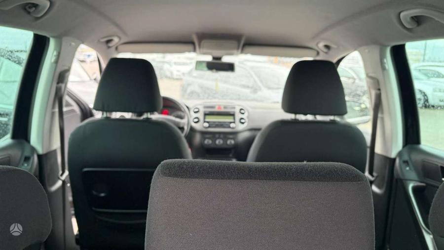 Melns Volkswagen Tiguan 2009 Marijampole, ar dzinēja tilpumu 2.00 L un nobraukumu 310 tūkst. km par 5200 €, foto 31 vietnē AUTOMOTO.COM.LV