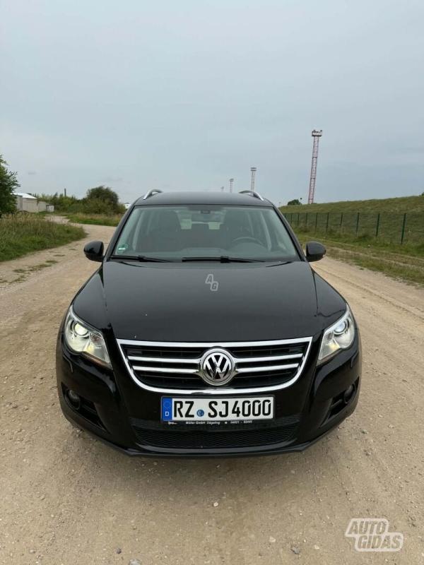 Black Volkswagen Tiguan 2009 in Mazeikiai, with an engine capacity of 2.00 L and mileage of 174 thousand km for 6200 €, photo 6 on AUTOMOTO.COM.LV