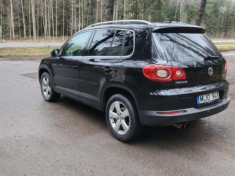 Melns Volkswagen Tiguan 2010 Tauragė, ar dzinēja tilpumu 1.97 L un nobraukumu 310 tūkst. km par 5700 €, foto 6 vietnē AUTOMOTO.COM.LV