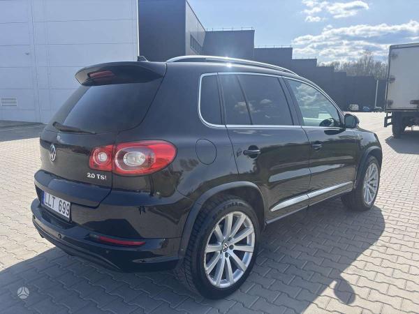Melns Volkswagen Tiguan 2010 Kauņa, ar dzinēja tilpumu 2.00 L un nobraukumu 230 tūkst. km par 5990 €, foto 4 vietnē AUTOMOTO.COM.LV