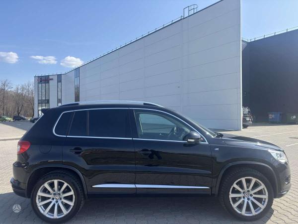 Melns Volkswagen Tiguan 2010 Kauņa, ar dzinēja tilpumu 2.00 L un nobraukumu 230 tūkst. km par 5990 €, foto 6 vietnē AUTOMOTO.COM.LV