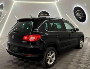 Black Volkswagen Tiguan 2011 in Marijampole, with an engine capacity of 2.00 L and mileage of 181 thousand km for 6450 €, photo 24 on AUTOMOTO.COM.LV