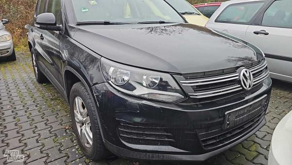 Black Volkswagen Tiguan 2012 in Marijampole, with an engine capacity of 1.40 L and mileage of 170 thousand km for 4500 €, photo 2 on AUTOMOTO.COM.LV