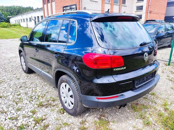 Melns Volkswagen Tiguan 2012 Prienai, ar dzinēja tilpumu 1.40 L un nobraukumu 202 tūkst. km par 6500 €, foto 4 vietnē AUTOMOTO.COM.LV