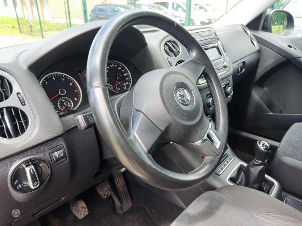 Melns Volkswagen Tiguan 2012 Prienai, ar dzinēja tilpumu 1.40 L un nobraukumu 202 tūkst. km par 6500 €, foto 9 vietnē AUTOMOTO.COM.LV