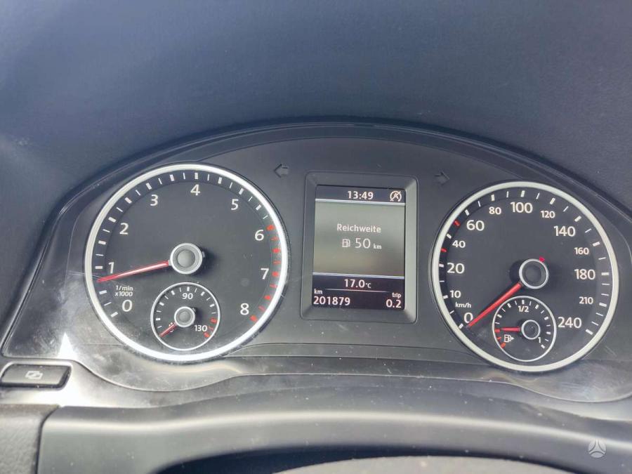 Black Volkswagen Tiguan 2012 in Prienai, with an engine capacity of 1.40 L and mileage of 202 thousand km for 6500 €, photo 11 on AUTOMOTO.COM.LV