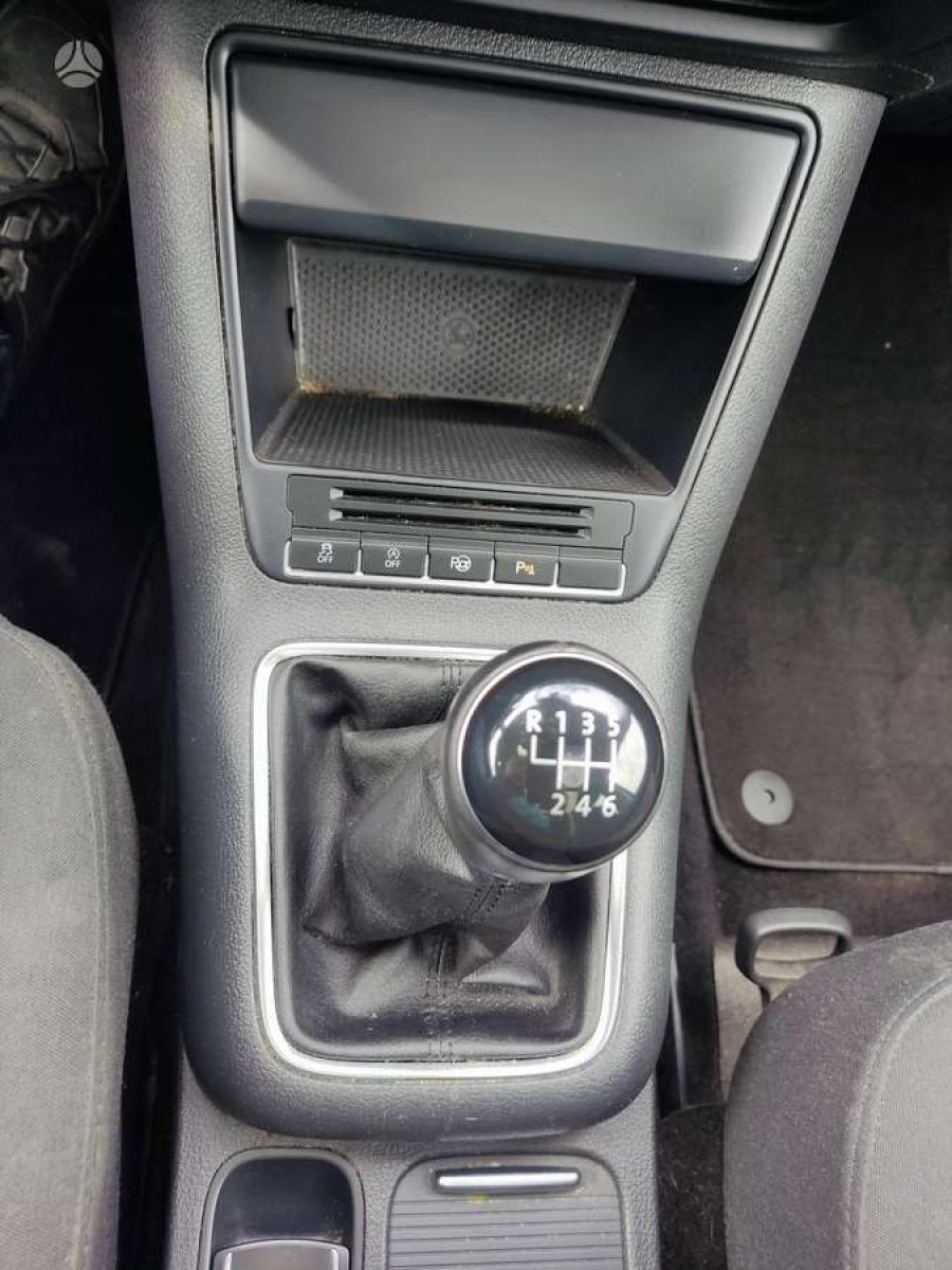 Black Volkswagen Tiguan 2012 in Prienai, with an engine capacity of 1.40 L and mileage of 202 thousand km for 6500 €, photo 12 on AUTOMOTO.COM.LV