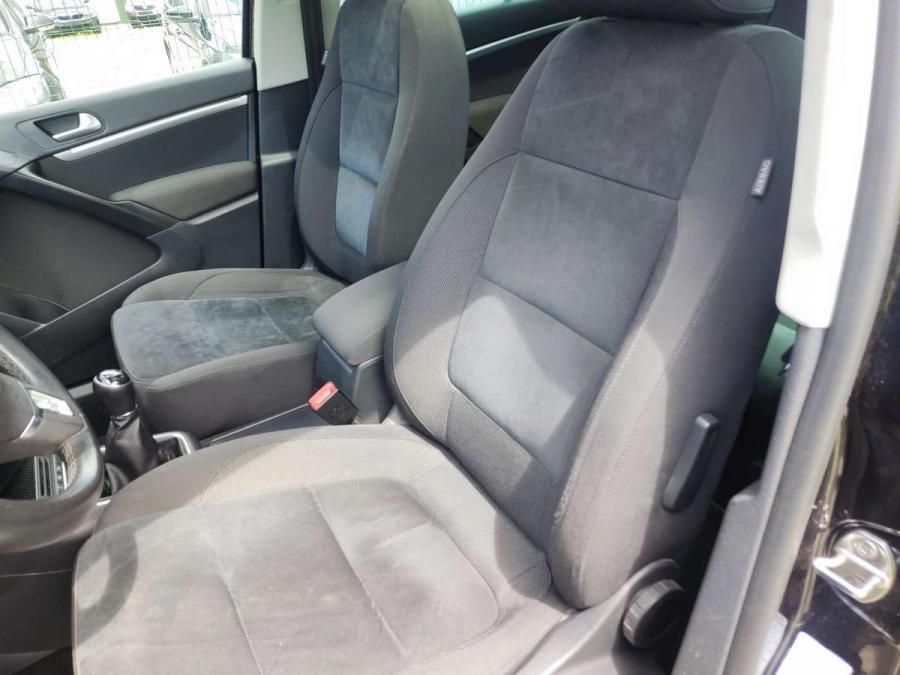 Black Volkswagen Tiguan 2012 in Prienai, with an engine capacity of 1.40 L and mileage of 202 thousand km for 6500 €, photo 14 on AUTOMOTO.COM.LV