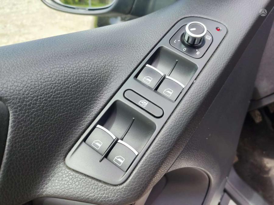 Black Volkswagen Tiguan 2012 in Prienai, with an engine capacity of 1.40 L and mileage of 202 thousand km for 6500 €, photo 17 on AUTOMOTO.COM.LV