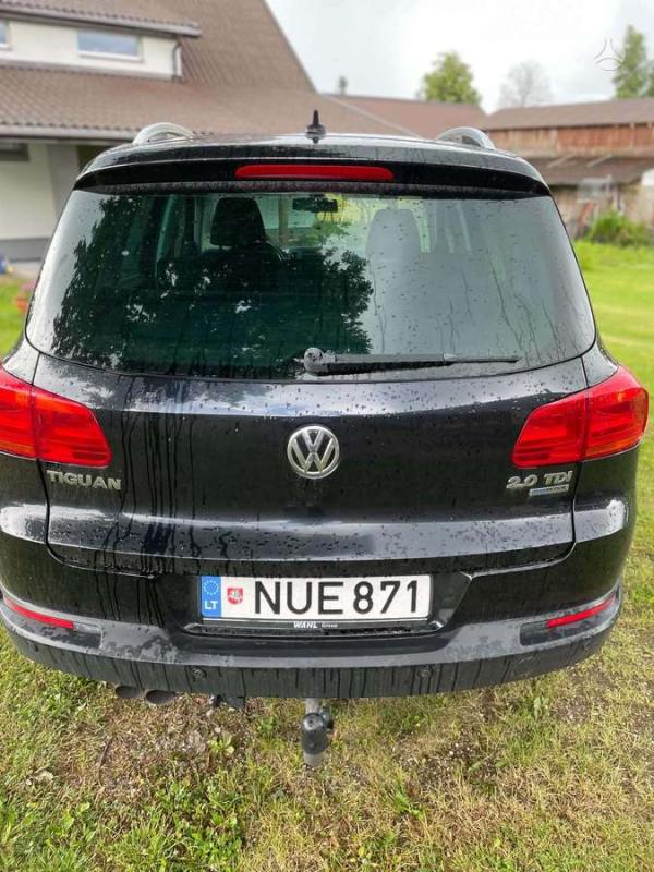 Black Volkswagen Tiguan 2013 in Moletai, with an engine capacity of 2.00 L and mileage of 250 thousand km for 7600 €, photo 5 on AUTOMOTO.COM.LV