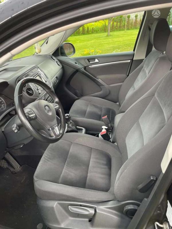 Melns Volkswagen Tiguan 2013 Molėtai, ar dzinēja tilpumu 2.00 L un nobraukumu 250 tūkst. km par 7600 €, foto 9 vietnē AUTOMOTO.COM.LV