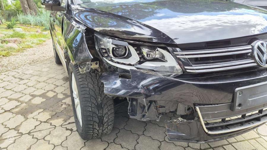 Melns Volkswagen Tiguan 2013 Kauņa, ar dzinēja tilpumu 2.00 L un nobraukumu 150 tūkst. km par 4500 €, foto 3 vietnē AUTOMOTO.COM.LV
