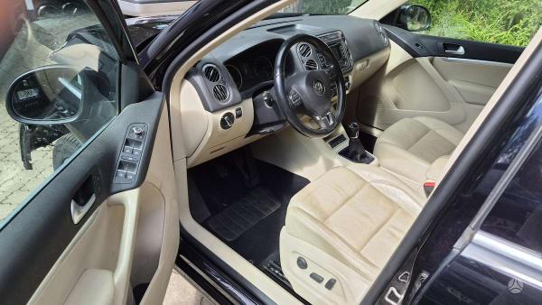 Black Volkswagen Tiguan 2013 in Kaunas, with an engine capacity of 2.00 L and mileage of 150 thousand km for 4500 €, photo 7 on AUTOMOTO.COM.LV