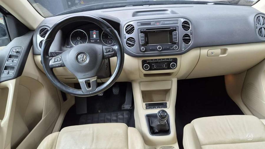 Melns Volkswagen Tiguan 2013 Kauņa, ar dzinēja tilpumu 2.00 L un nobraukumu 150 tūkst. km par 4500 €, foto 9 vietnē AUTOMOTO.COM.LV
