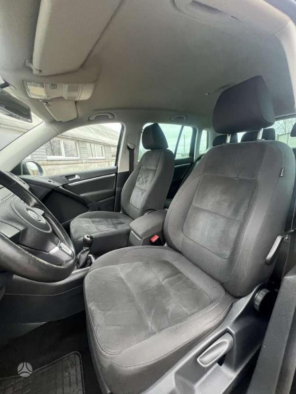Melns Volkswagen Tiguan 2014 Utena, ar dzinēja tilpumu 2.00 L un nobraukumu 188 tūkst. km par 10300 €, foto 9 vietnē AUTOMOTO.COM.LV