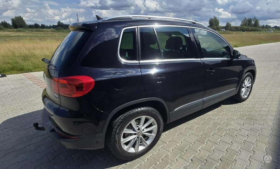 Black Volkswagen Tiguan 2015 in Siauliai, with an engine capacity of 1.97 L and mileage of 247 thousand km for 9450 €, photo 11 on AUTOMOTO.COM.LV