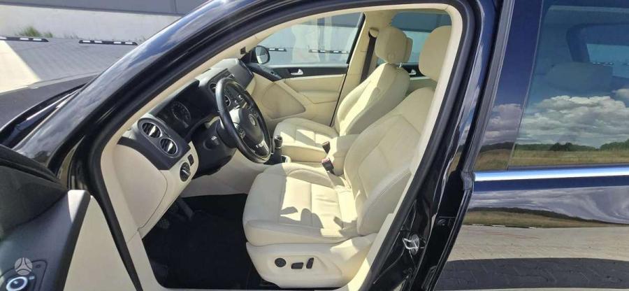 Black Volkswagen Tiguan 2015 in Siauliai, with an engine capacity of 1.97 L and mileage of 247 thousand km for 9450 €, photo 20 on AUTOMOTO.COM.LV