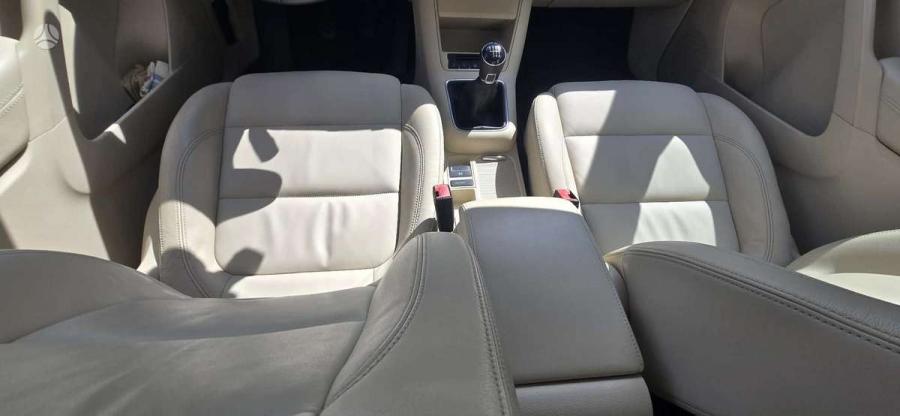 Black Volkswagen Tiguan 2015 in Siauliai, with an engine capacity of 1.97 L and mileage of 247 thousand km for 9450 €, photo 25 on AUTOMOTO.COM.LV