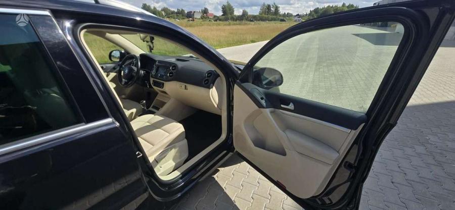 Black Volkswagen Tiguan 2015 in Siauliai, with an engine capacity of 1.97 L and mileage of 247 thousand km for 9450 €, photo 31 on AUTOMOTO.COM.LV