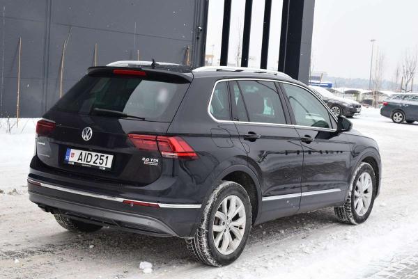 Black Volkswagen Tiguan 2016 in Vilnius, with an engine capacity of 1.97 L and mileage of 206 thousand km for 16700 €, photo 4 on AUTOMOTO.COM.LV