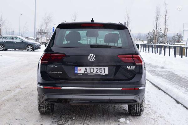 Black Volkswagen Tiguan 2016 in Vilnius, with an engine capacity of 1.97 L and mileage of 206 thousand km for 16700 €, photo 5 on AUTOMOTO.COM.LV