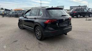 Black Volkswagen Tiguan 2017 in Marijampole, with an engine capacity of 2.00 L and mileage of 201 thousand km for 15650 €, photo 6 on AUTOMOTO.COM.LV