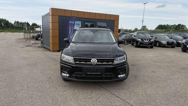 Black Volkswagen Tiguan 2017 in Marijampole, with an engine capacity of 2.00 L and mileage of 201 thousand km for 15650 €, photo 8 on AUTOMOTO.COM.LV