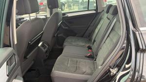 Black Volkswagen Tiguan 2017 in Marijampole, with an engine capacity of 2.00 L and mileage of 201 thousand km for 15650 €, photo 15 on AUTOMOTO.COM.LV