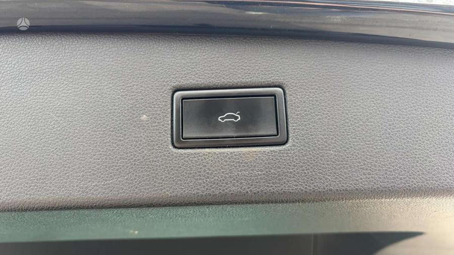 Black Volkswagen Tiguan 2017 in Marijampole, with an engine capacity of 2.00 L and mileage of 201 thousand km for 15650 €, photo 17 on AUTOMOTO.COM.LV