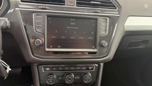 Black Volkswagen Tiguan 2017 in Marijampole, with an engine capacity of 2.00 L and mileage of 201 thousand km for 15650 €, photo 24 on AUTOMOTO.COM.LV