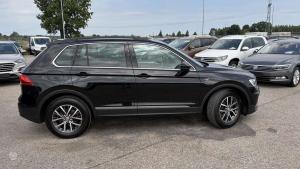 Black Volkswagen Tiguan 2017 in Marijampole, with an engine capacity of 2.00 L and mileage of 201 thousand km for 15100 €, photo 4 on AUTOMOTO.COM.LV