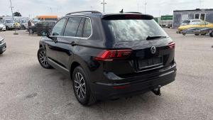 Black Volkswagen Tiguan 2017 in Marijampole, with an engine capacity of 2.00 L and mileage of 201 thousand km for 15100 €, photo 8 on AUTOMOTO.COM.LV