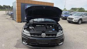 Black Volkswagen Tiguan 2017 in Marijampole, with an engine capacity of 2.00 L and mileage of 201 thousand km for 15100 €, photo 11 on AUTOMOTO.COM.LV